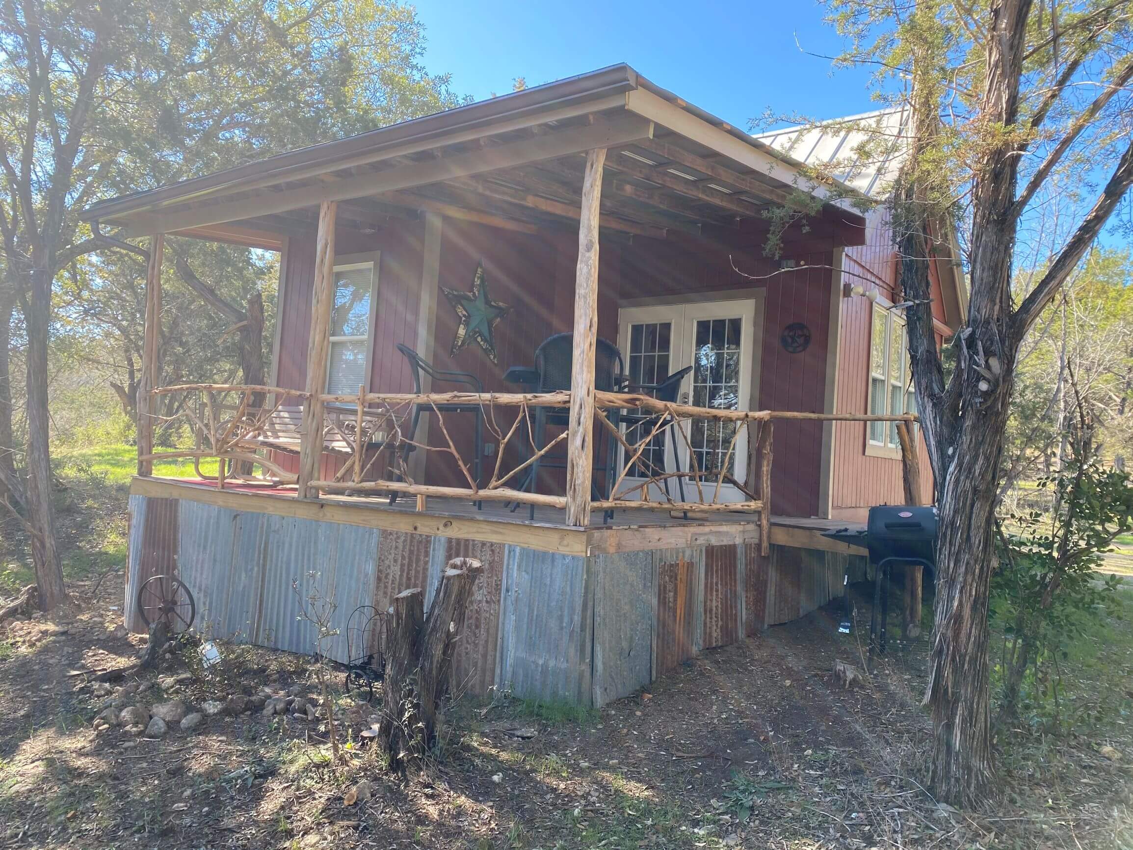 Cowboy Cabin - Creekside