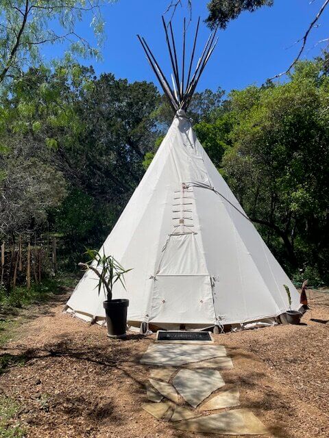 Tipi, glamping, romantic getaway, creek, fishing, canoeing,